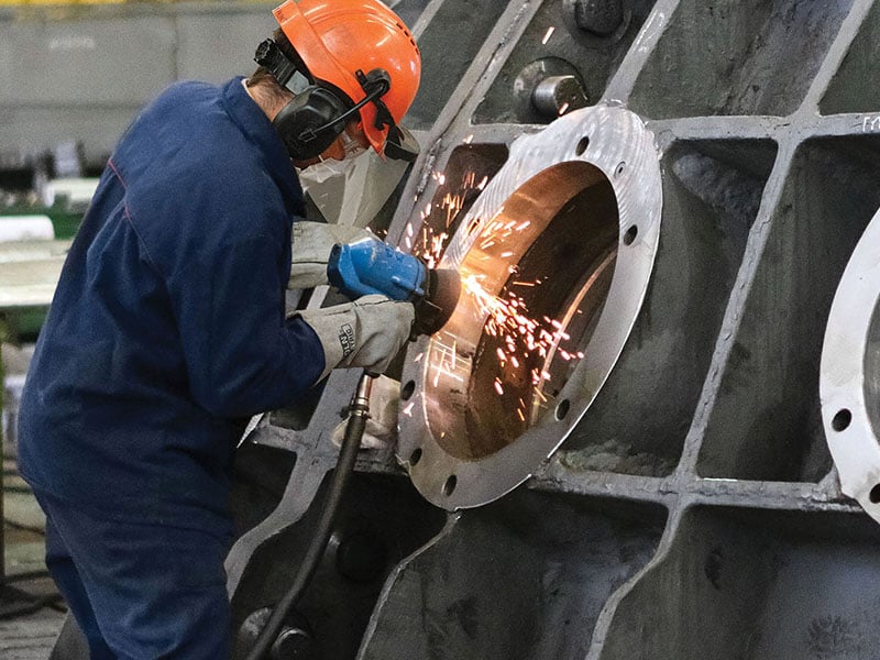 Foundry Grinding | Weiler Abrasives | Foundry Cleaning Room